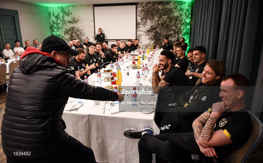 Sportsfile - Mario Rosenstock visits Republic of Ireland Squad - 1839482