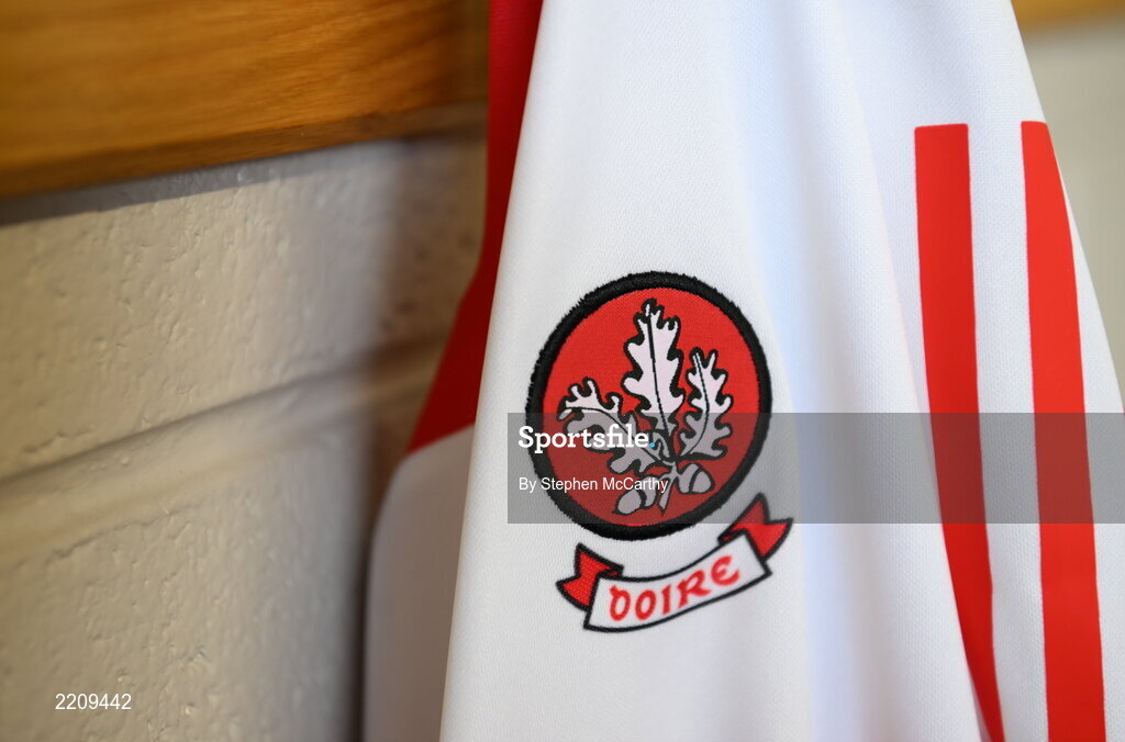 Sportsfile - Derry Football Squad Portraits 2022 - 2209442