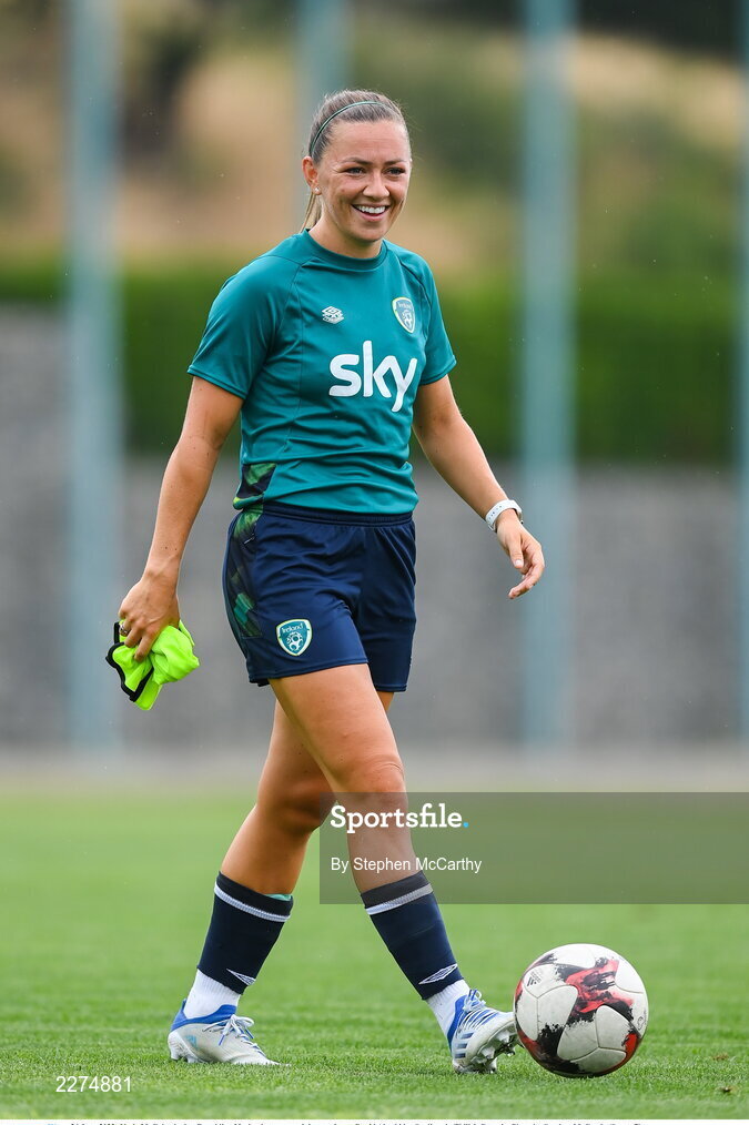 Sportsfile - Republic of Ireland Women Training Session - 2274881