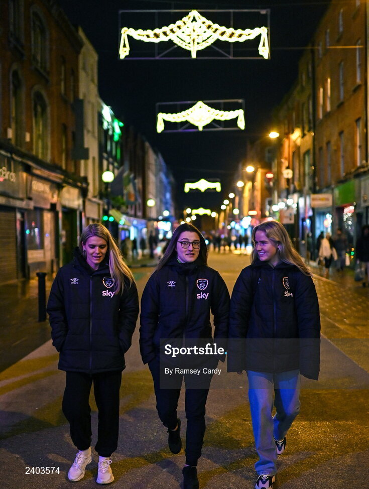 Sportsfile - Republic of Ireland WNT supporting Dublin Simon Community ...
