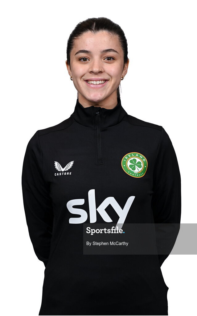 Sportsfile - Republic of Ireland Women Squad Portraits - 2476145