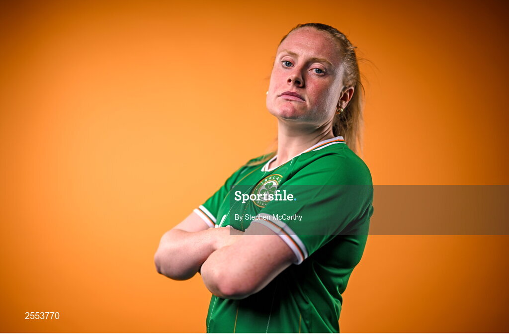 Sportsfile - Republic of Ireland Women Squad Portraits - 2553770