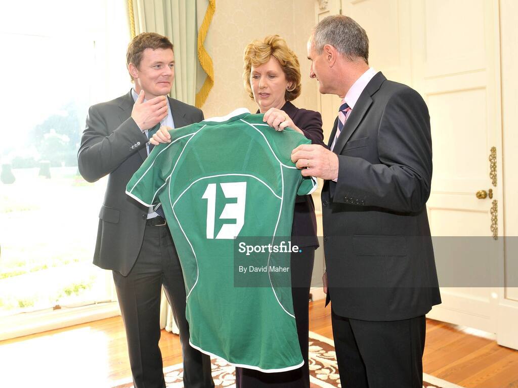 Sportsfile - Ireland Rugby Team visit Aras an Uachtarain - 347625