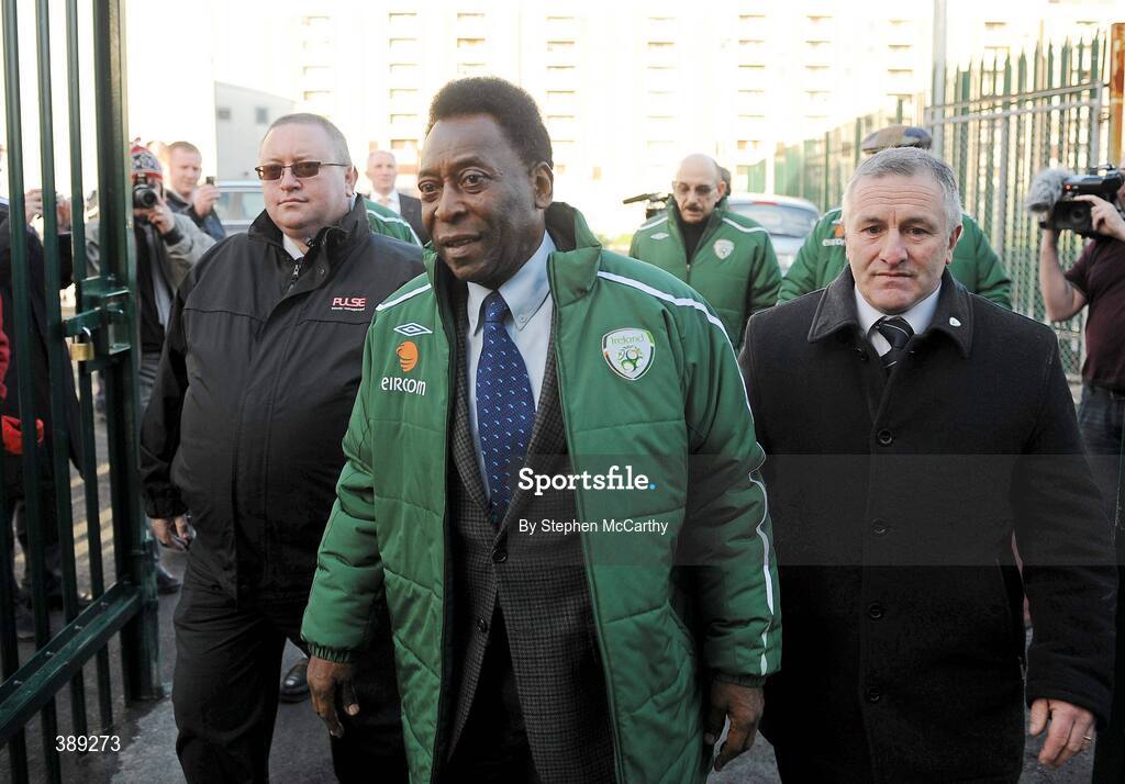Sportsfile - Pelé Visits Trinity Comprehensive School, Ballymun - 389273