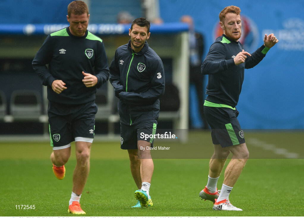 Sportsfile - Republic of Ireland Squad Training at UEFA Euro 2016 - 1172545