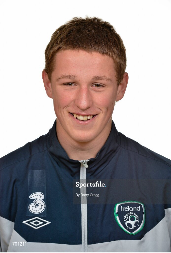Sportsfile - Republic of Ireland U16 Squad Portraits & Group Shot - 701211